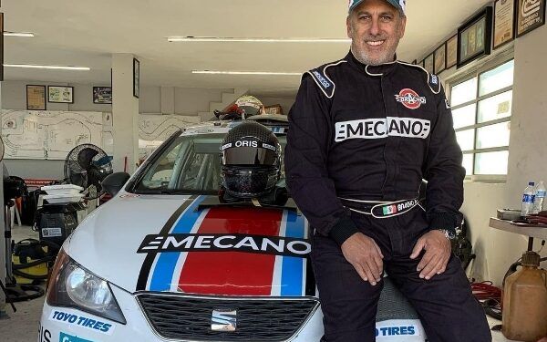 Julio Bracho, de actor a piloto de autos - Crónica Puebla